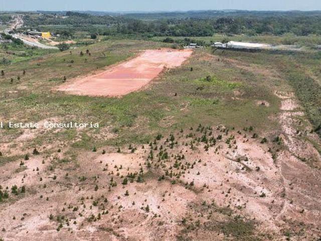 Lote / Terreno com 1 quarto à venda em Cotia, no bairro Água Espraiada