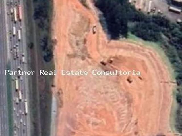 Lote / Terreno com 1 quarto à venda em Barueri, no bairro Jardim Itaquiti