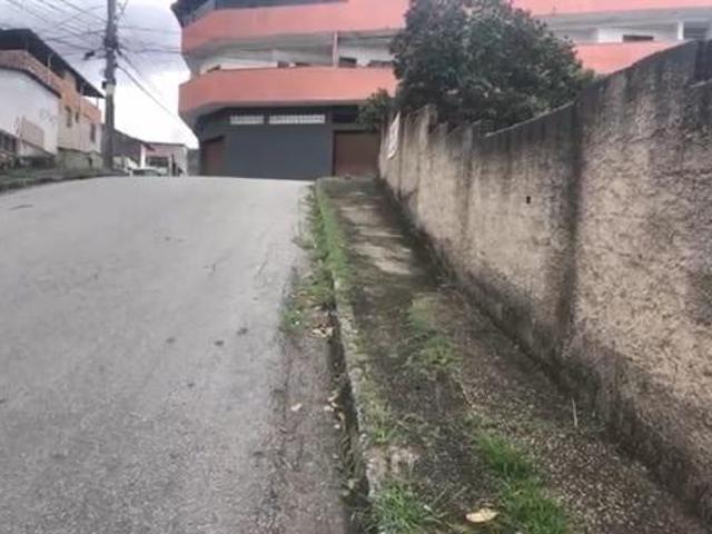 Lote / Terreno com 3 quartos à venda em Belo Horizonte, no bairro Santa Cruz