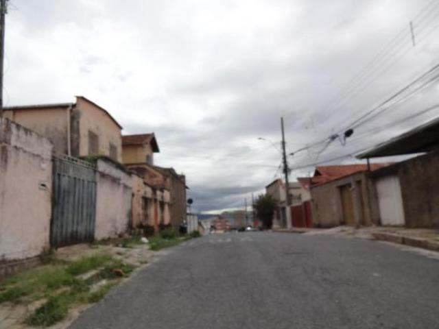 Lote / Terreno com 3 quartos à venda em Belo Horizonte, no bairro Santo André