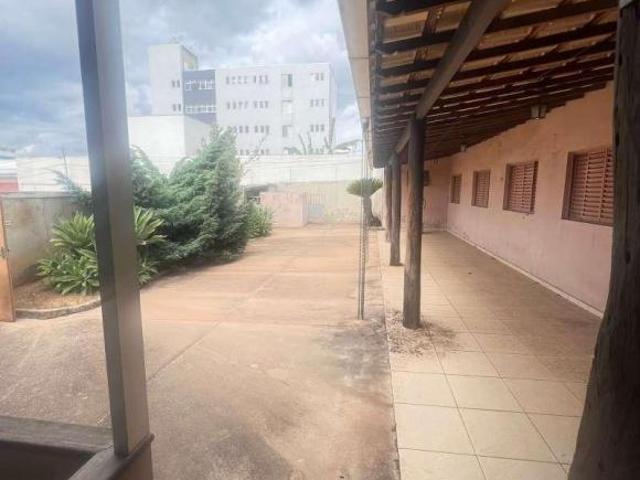 Lote / Terreno com 3 quartos à venda em Betim, no bairro Brasiléia