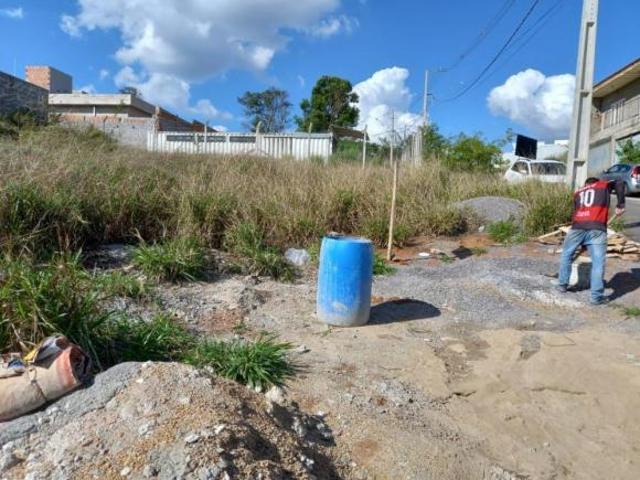 Lote / Terreno à venda em Varginha, no bairro Santa Clara