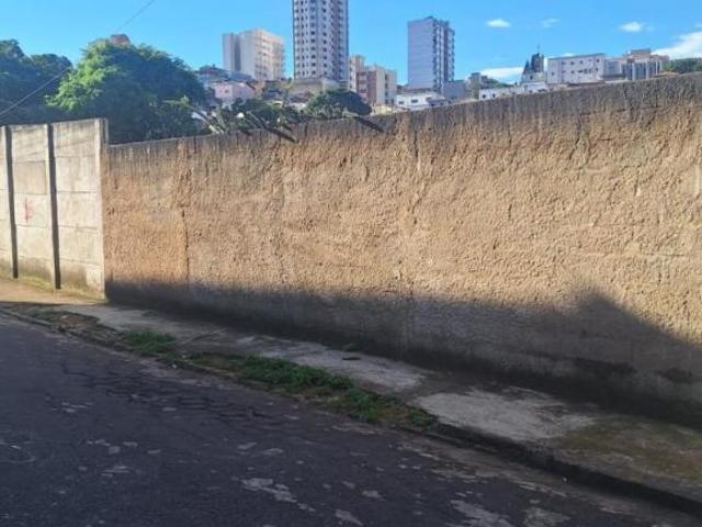 Lote / Terreno à venda em Varginha, no bairro Três Bicas