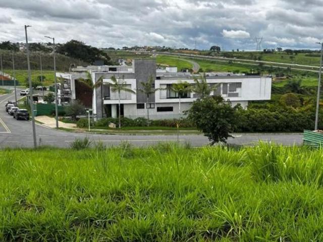 Lote / Terreno à venda em Vespasiano, no bairro Alphaville Vespasiano