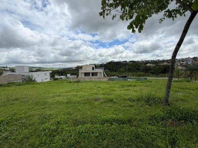 Lote / Terreno à venda em Vespasiano, no bairro Alphaville Vespasiano