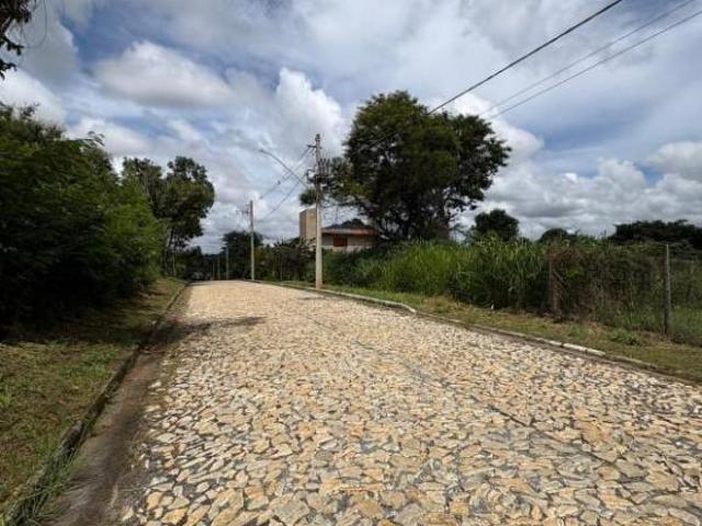 Lote / Terreno à venda em Vespasiano, no bairro Angicos