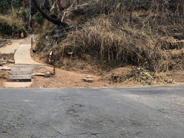 Lote / Terreno à venda em Belo Horizonte, no bairro Caiçaras