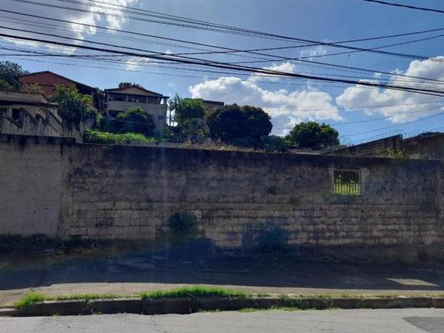 Lote / Terreno à venda em Belo Horizonte, no bairro Goiânia