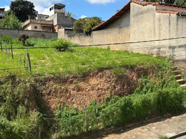 Lote / Terreno à venda em Belo Horizonte, no bairro Jaqueline