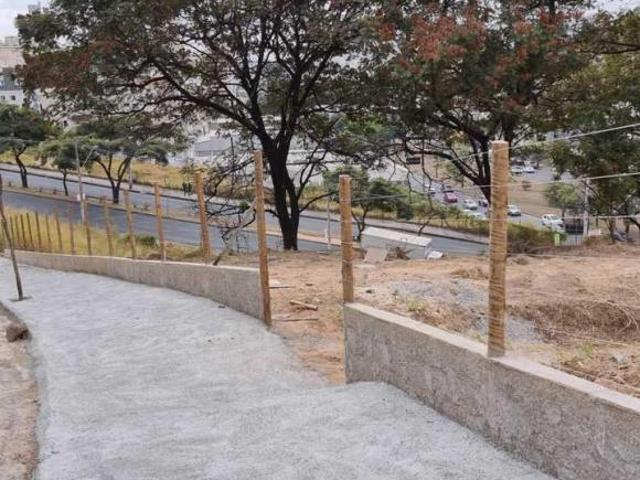 Lote / Terreno à venda em Belo Horizonte, no bairro Manacás