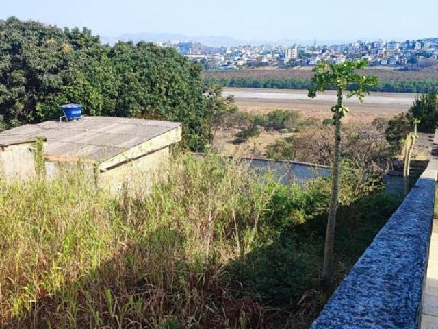 Lote / Terreno à venda em Belo Horizonte, no bairro São Bernardo