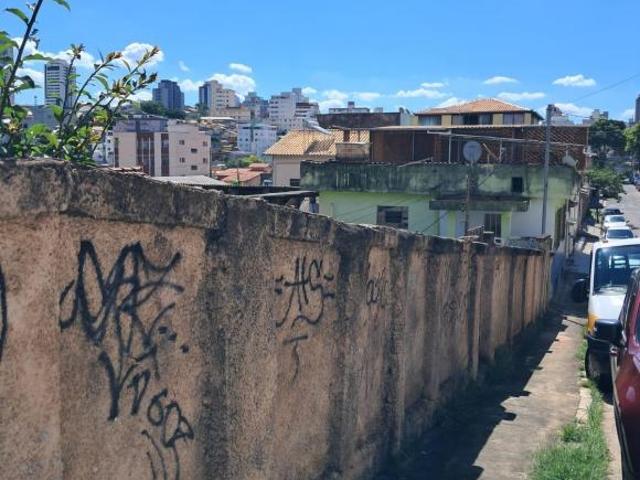 Lote / Terreno à venda em Belo Horizonte, no bairro Sagrada Família