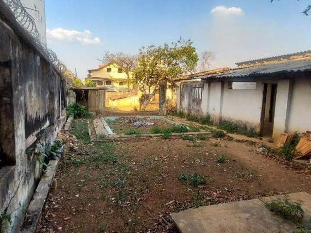 Lote / Terreno à venda em Belo Horizonte, no bairro Santa Cruz
