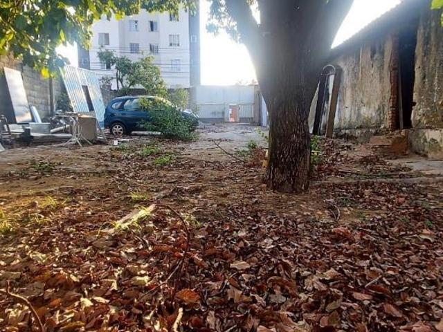 Lote / Terreno à venda em Belo Horizonte, no bairro Santa Cruz