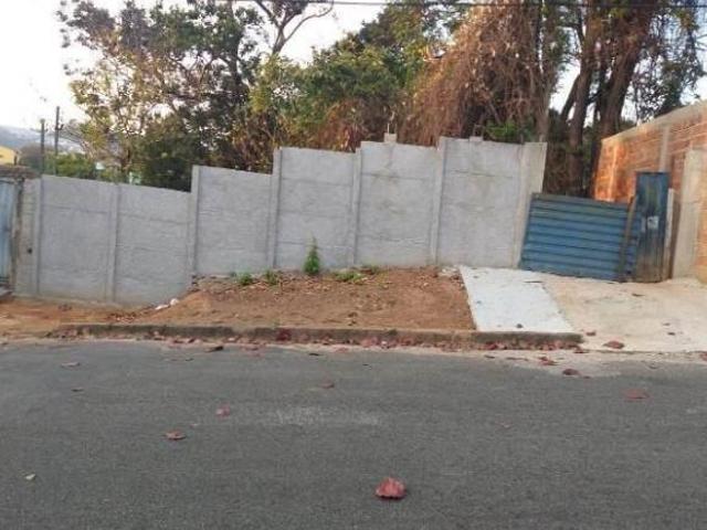 Lote / Terreno à venda em Belo Horizonte, no bairro Palmeiras