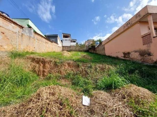 Lote / Terreno à venda em Belo Horizonte, no bairro Palmeiras