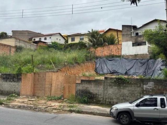 Lote / Terreno à venda em Belo Horizonte, no bairro Vila Cloris