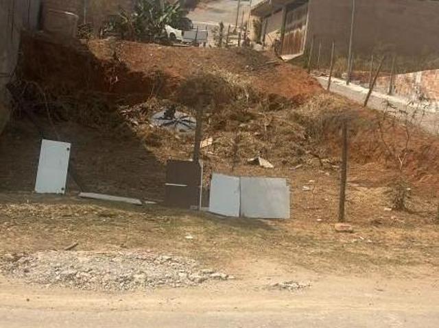 Lote / Terreno à venda em Belo Horizonte, no bairro Xodó Marise