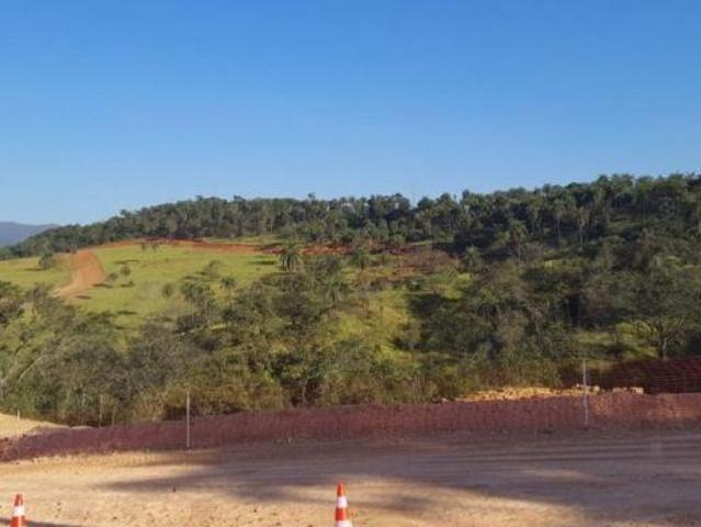 Lote / Terreno à venda em Betim, no bairro Parque Ipiranga