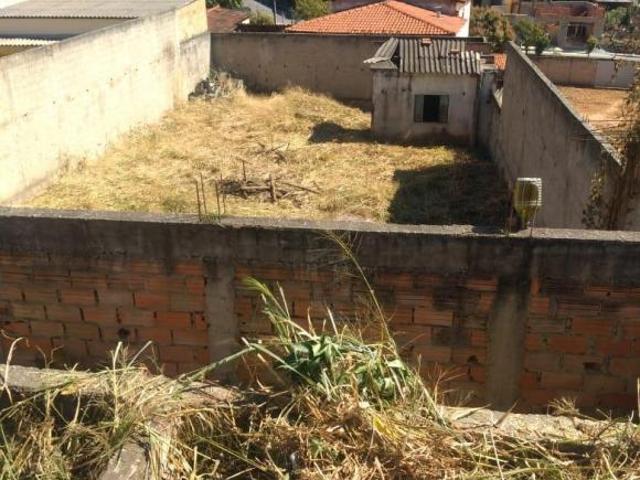 Lote / Terreno à venda em Contagem, no bairro Alvorada