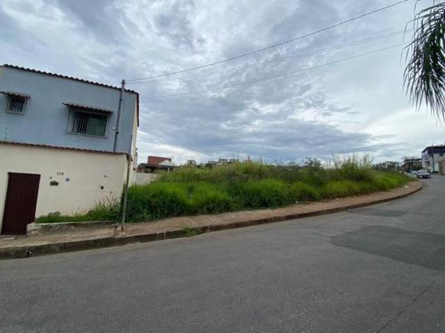 Lote / Terreno à venda em Contagem, no bairro Arvoredo 2ª Seção