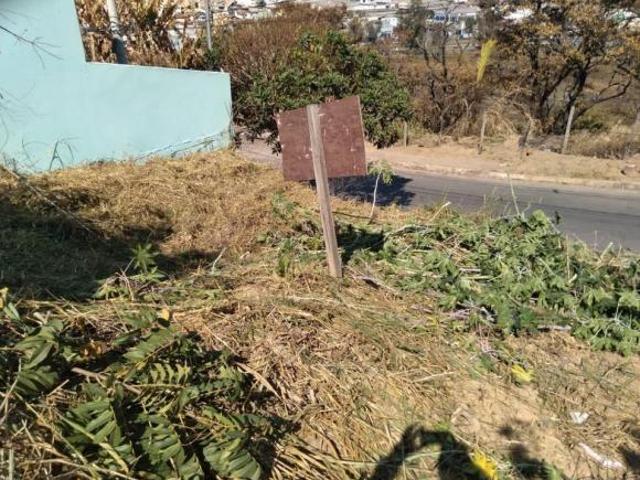 Lote / Terreno à venda em Contagem, no bairro Arvoredo 2ª Seção