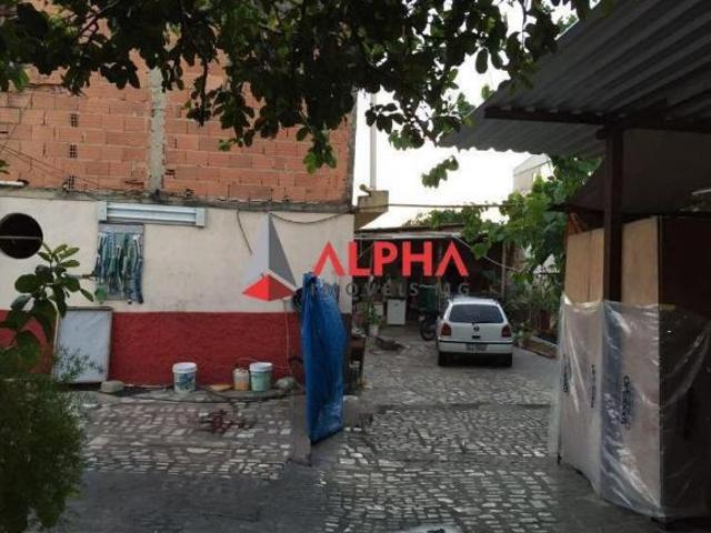 Lote / Terreno à venda em Contagem, no bairro Glória