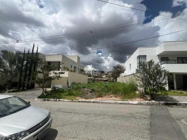 Lote / Terreno à venda em Contagem, no bairro Estância Silveira