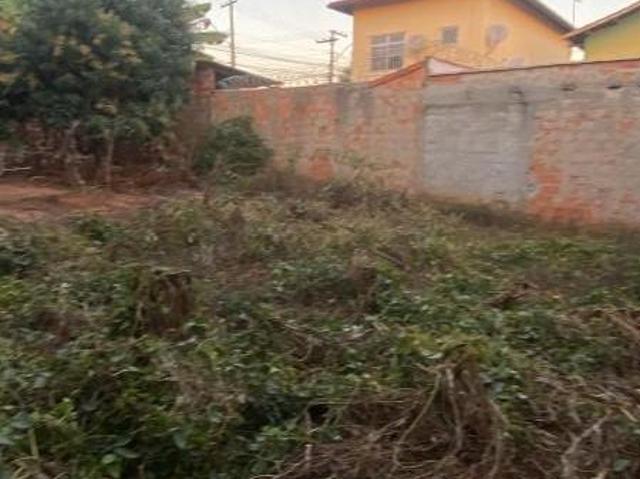 Lote / Terreno à venda em Contagem, no bairro Parque Xangri Lá