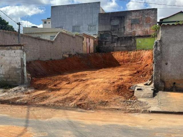 Lote / Terreno à venda em Contagem, no bairro Pedra Azul
