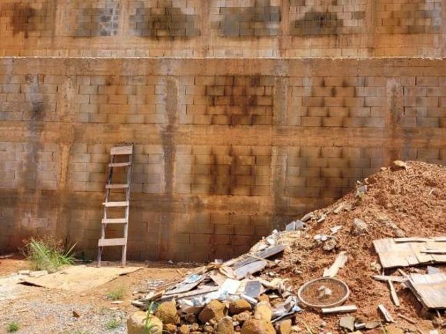 Lote / Terreno à venda em Contagem, no bairro Tropical