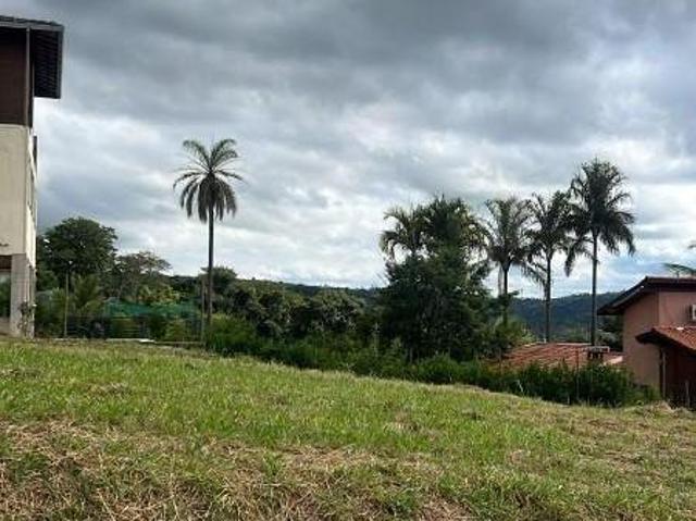 Lote / Terreno à venda em Confins, no bairro Condomínio Gran Royalle