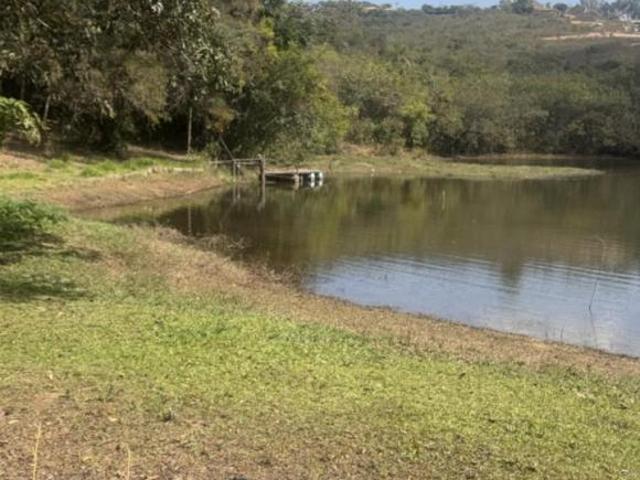 Lote / Terreno à venda em Itabirito, no bairro Acurui