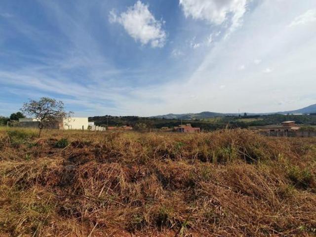 Lote / Terreno à venda em Mateus Leme, no bairro Planalto