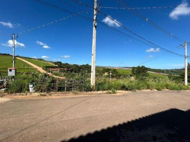 Lote / Terreno à venda em Nepomuceno, no bairro Vila Natalia
