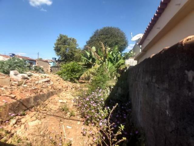 Lote / Terreno à venda em Nepomuceno, no bairro Vila Esméria
