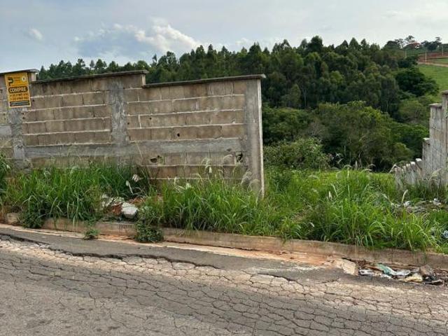 Lote / Terreno à venda em Nepomuceno, no bairro Vila Leolita