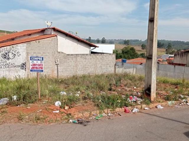 Lote / Terreno à venda em Nepomuceno, no bairro Vila Leolita 7