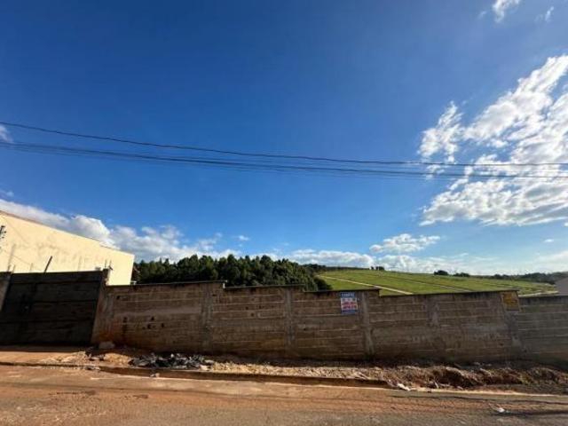 Lote / Terreno à venda em Nepomuceno, no bairro Vila Leolita