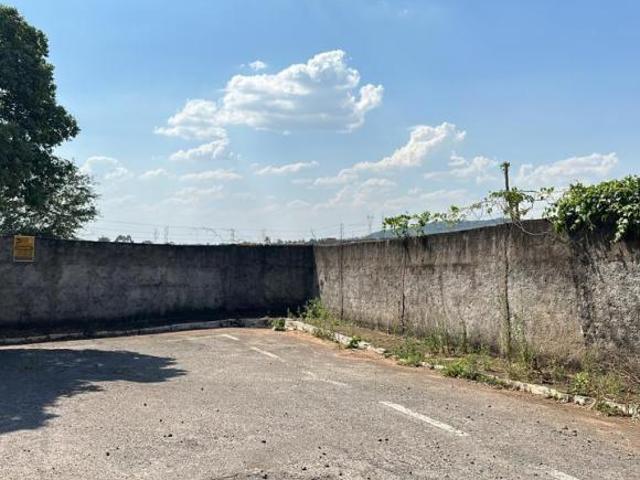 Lote / Terreno à venda em Nepomuceno, no bairro Centro
