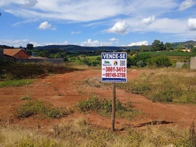Lote / Terreno à venda em Nepomuceno, no bairro Centro