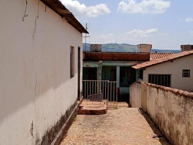 Lote / Terreno à venda em Nepomuceno, no bairro Centro