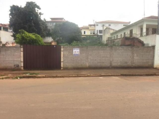 Lote / Terreno à venda em Nepomuceno, no bairro Centro