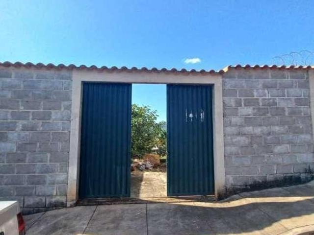 Lote / Terreno à venda em Nepomuceno, no bairro Centro