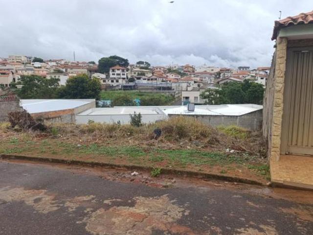 Lote / Terreno à venda em Nepomuceno, no bairro Enseada
