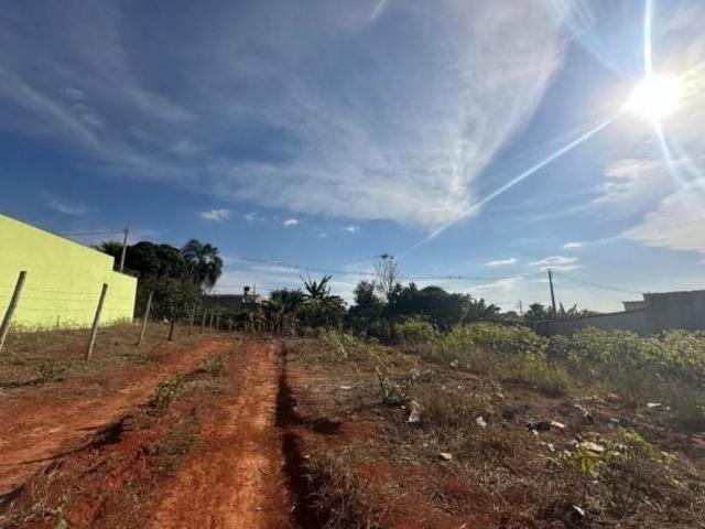 Lote / Terreno à venda em Nepomuceno, no bairro Jardim Beatriz