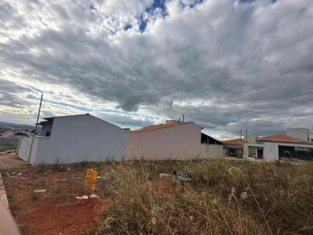 Lote / Terreno à venda em Nepomuceno, no bairro Nova Era
