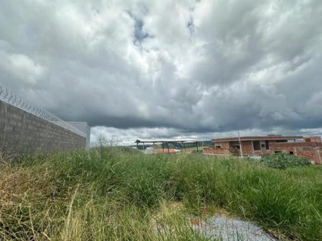 Lote / Terreno à venda em Nepomuceno, no bairro Santa Helena