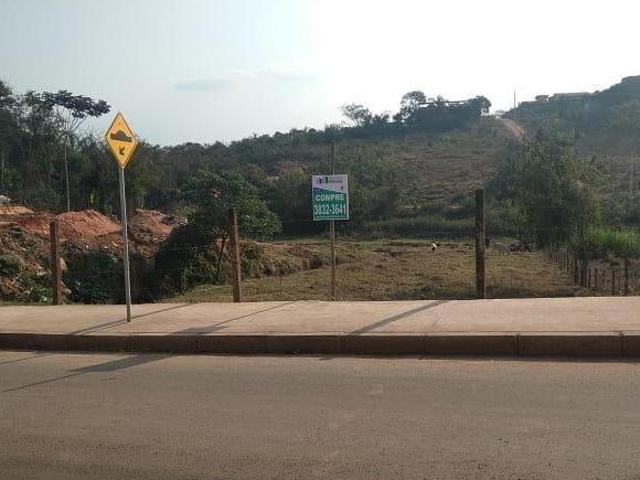 Lote / Terreno à venda em Santa Bárbara, no bairro Santa Mônica