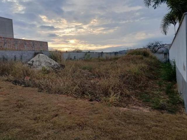 Lote / Terreno à venda em Santa Luzia, no bairro Condomínio Estância Dos Lagos